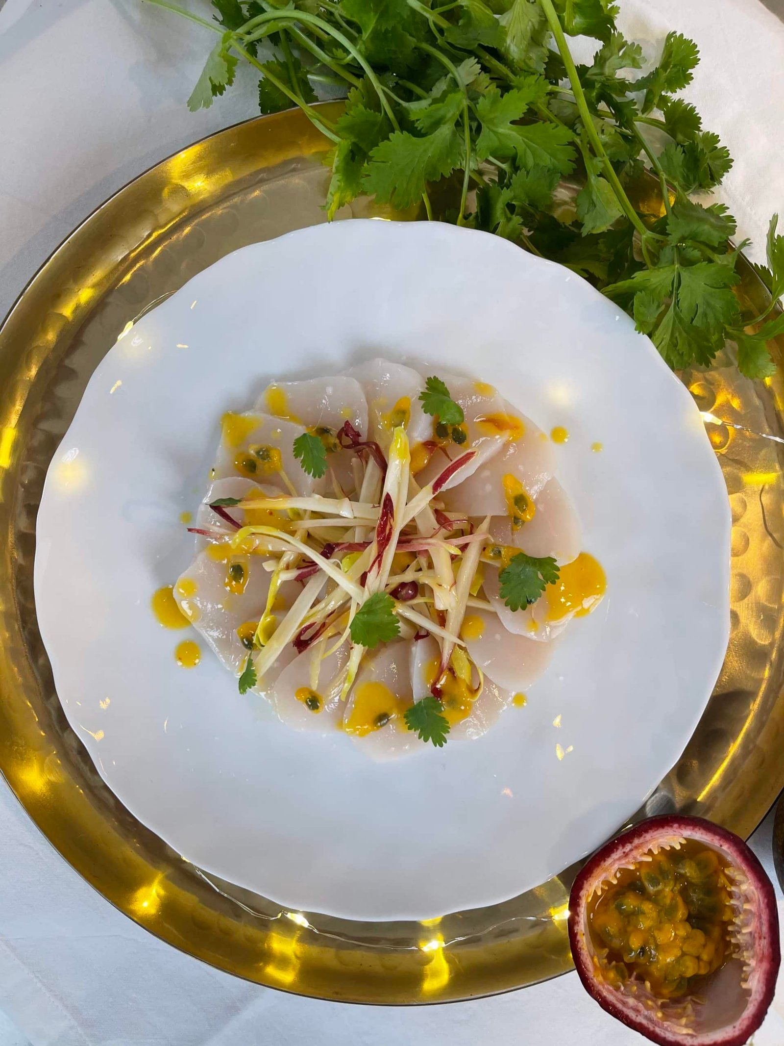 Scallop Carpaccio with Chicory and Citrus Salad - foodydelice.com