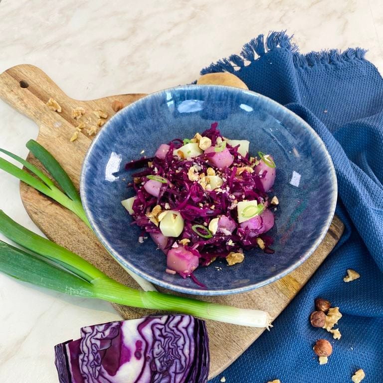 Warm Potato and Red Cabbage Salad - foodydelice.com